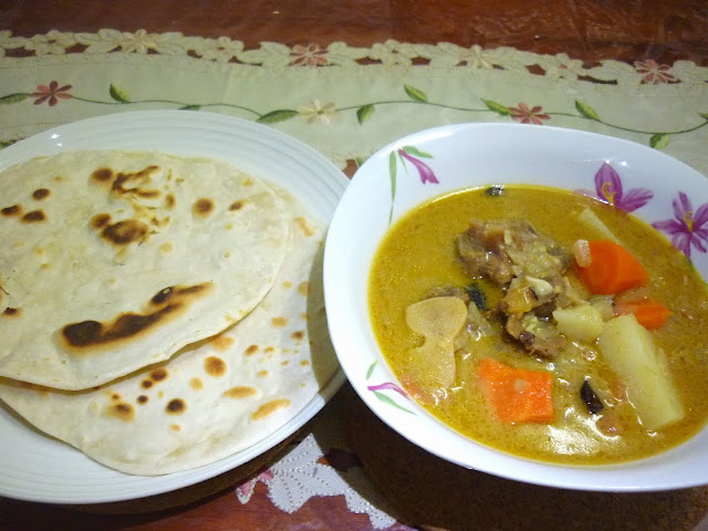Painted Lips: Mutton Kurma with Chapati