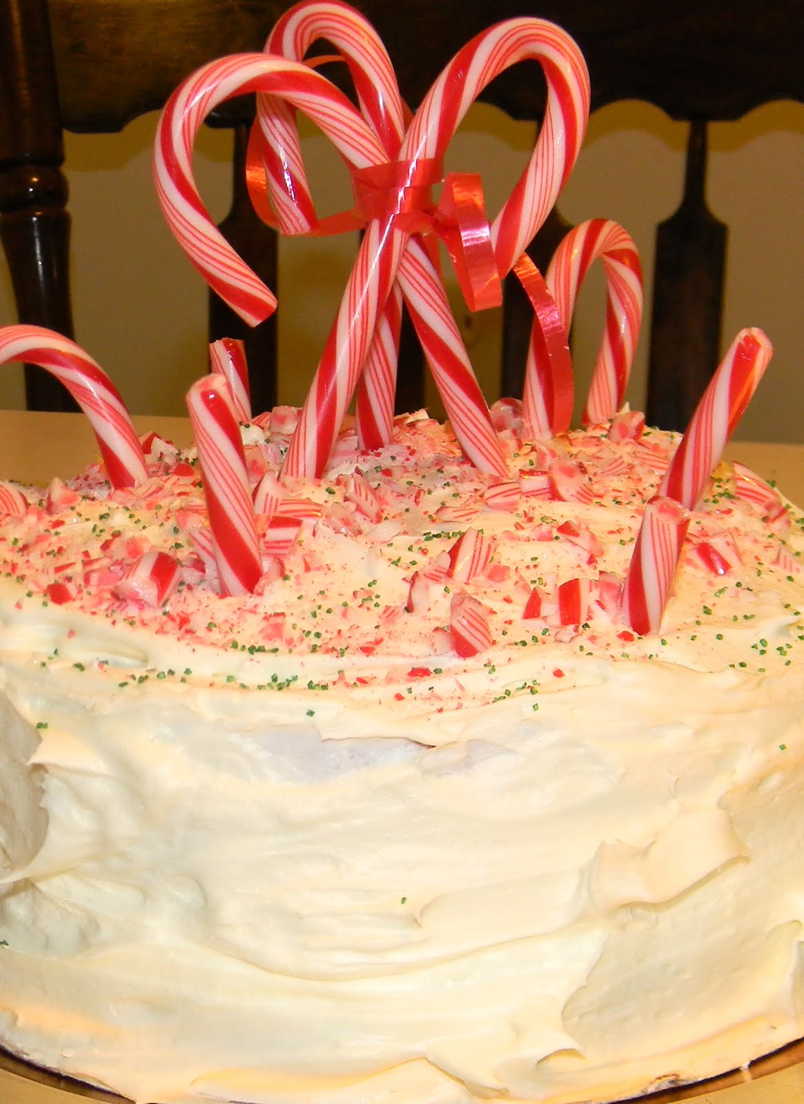 Step by Step in the kitchen: Candy Cane Cake for Christmas!