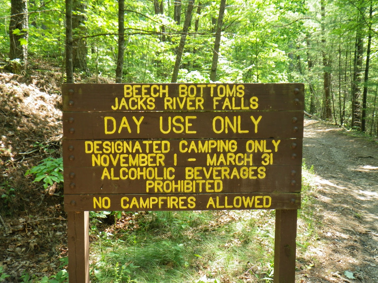 Outrunning the rain while chasing the sun: Beech Bottom Trail and Jacks ...