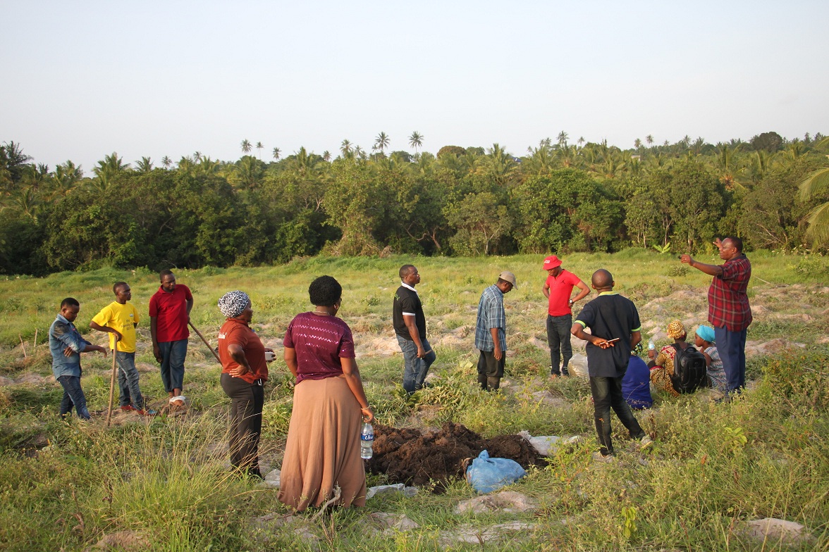 OFISI NZIMA YA MKIKITA WAHAMIA SHAMBANI VIKINDU KUPANDA MCHAICHAI