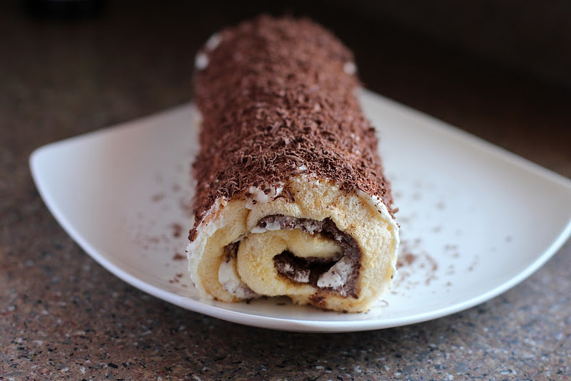 Food Endeavours of the Blue Apocalypse: How to make a Swiss Roll