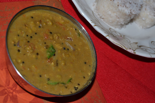 The Big Sweet Tooth: Cherupayar Curry/ Moong Dal Curry