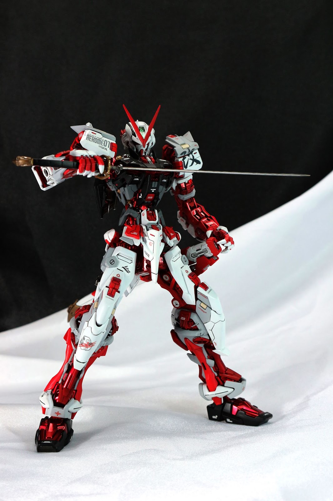 Custom Build: MG 1/100 Gundam Astray Red Frame