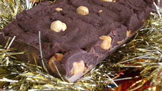 Neixentas na cociña: TURRÓN DE CHOCOLATE NEGRO CON ABELÁS