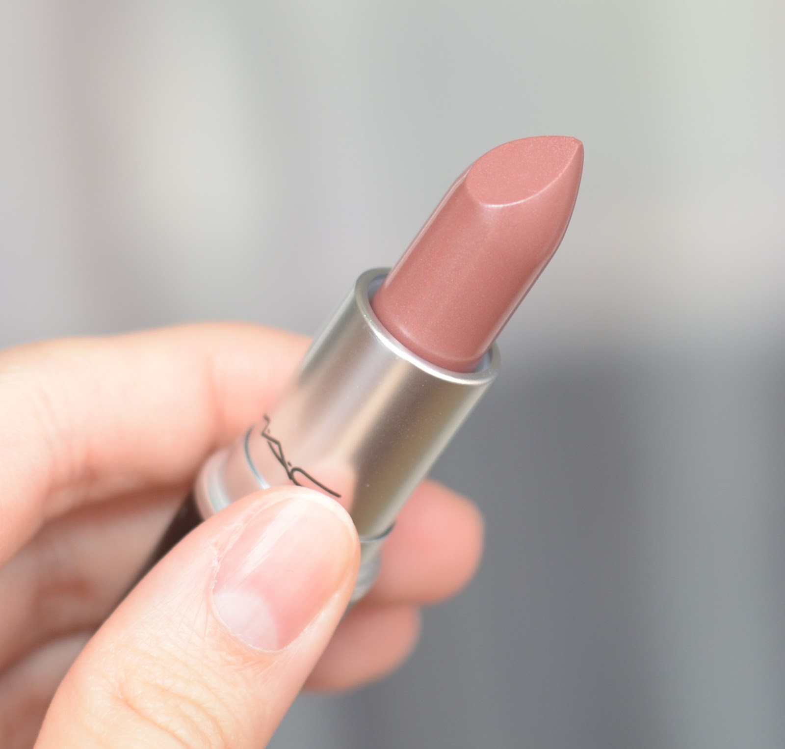 La vie de la femme: Помада для губ MAC Lustre Lipstick Midimauve