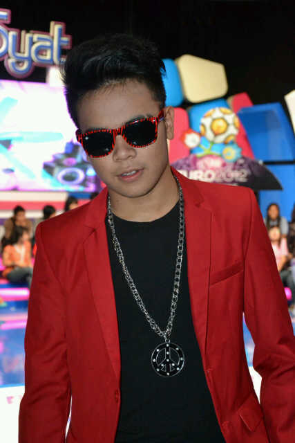 reza anugrah: REZA SMASH