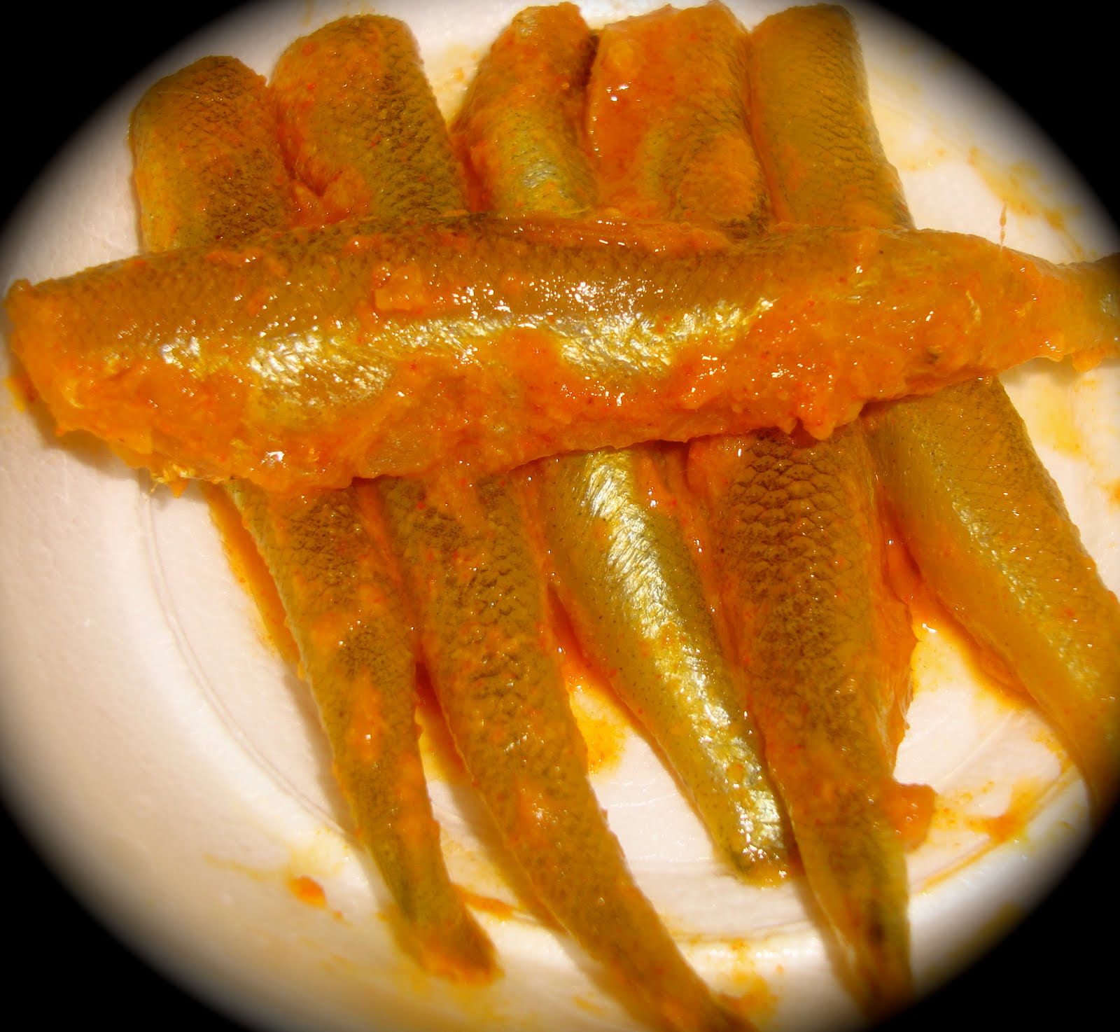 My experiments with cooking: Natholi Varuthath/Easy Anchovi Fry