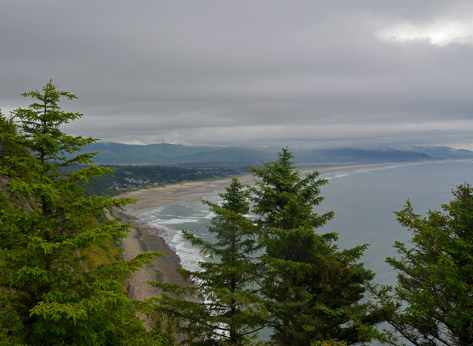 Oregon Coast Tide Pools at Hug Point and Cannon Beach - light-in-leaves