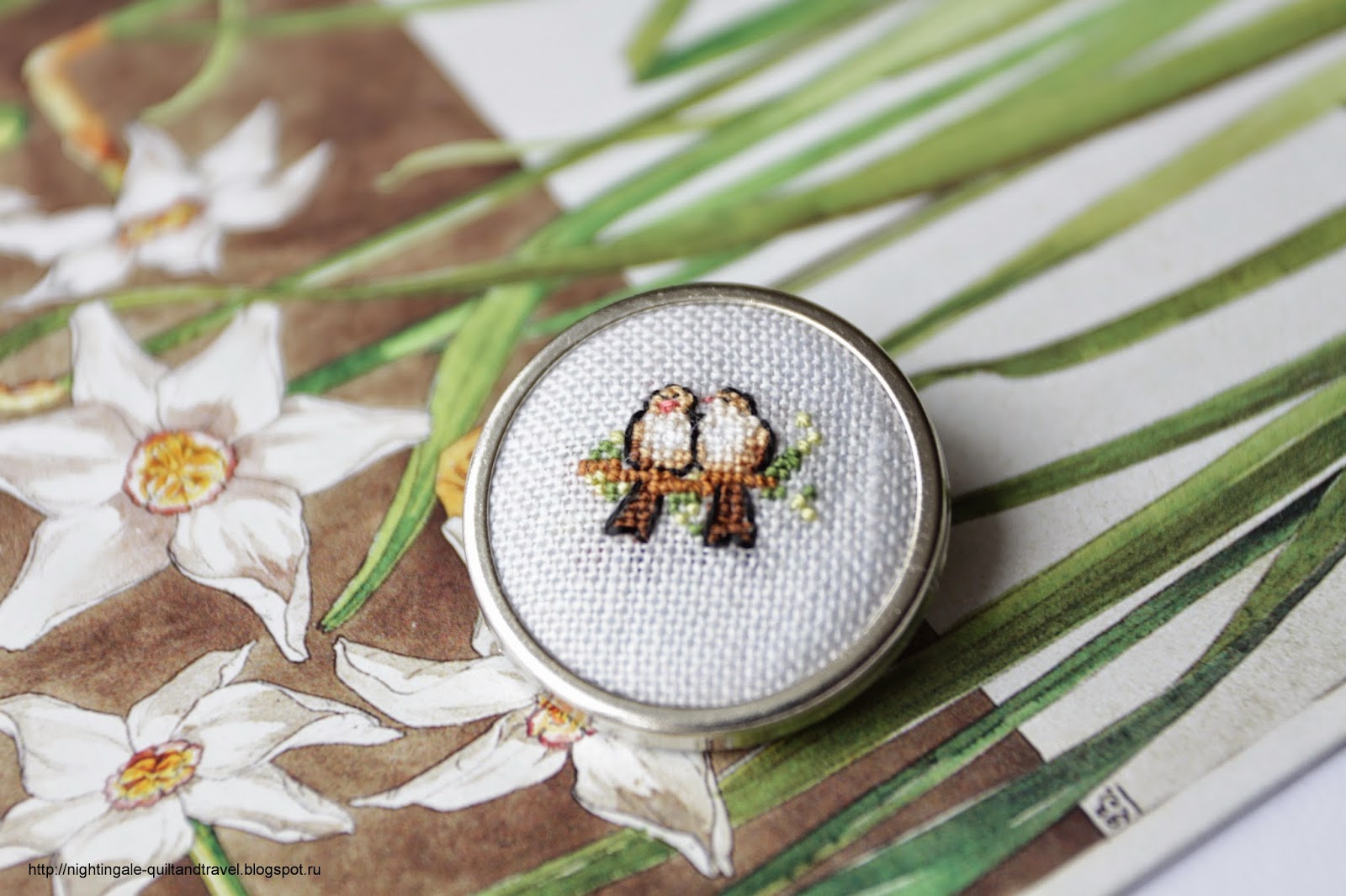 Quilt 'N' Travel: Brooch "Together" - брошь с вышивкой "Вместе"