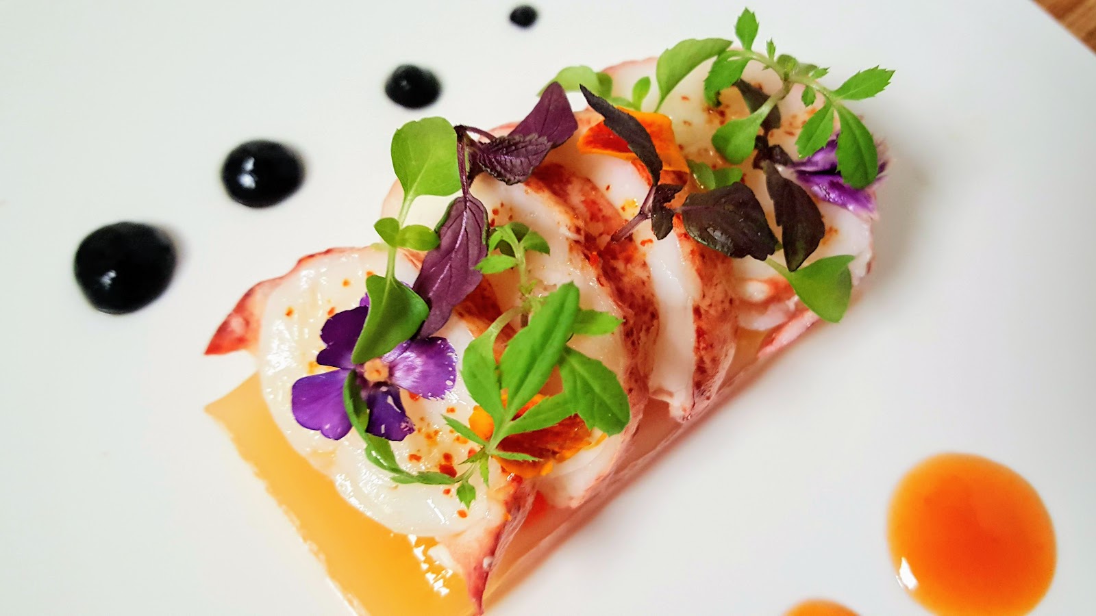 Homard aux agrumes, gingembre et citronnelle