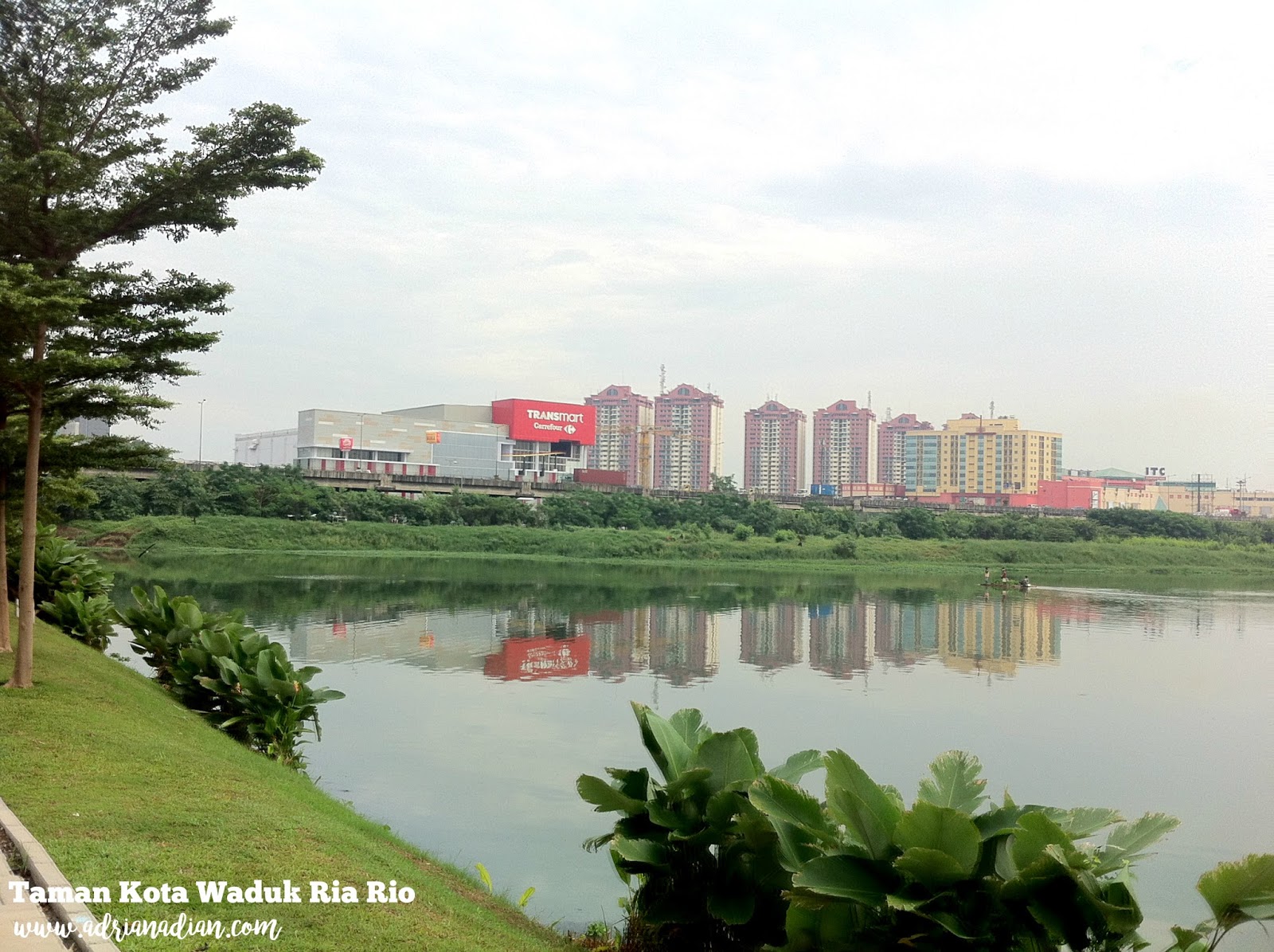 Perayaan Hari Kartini di Taman Kota Waduk Ria Rio