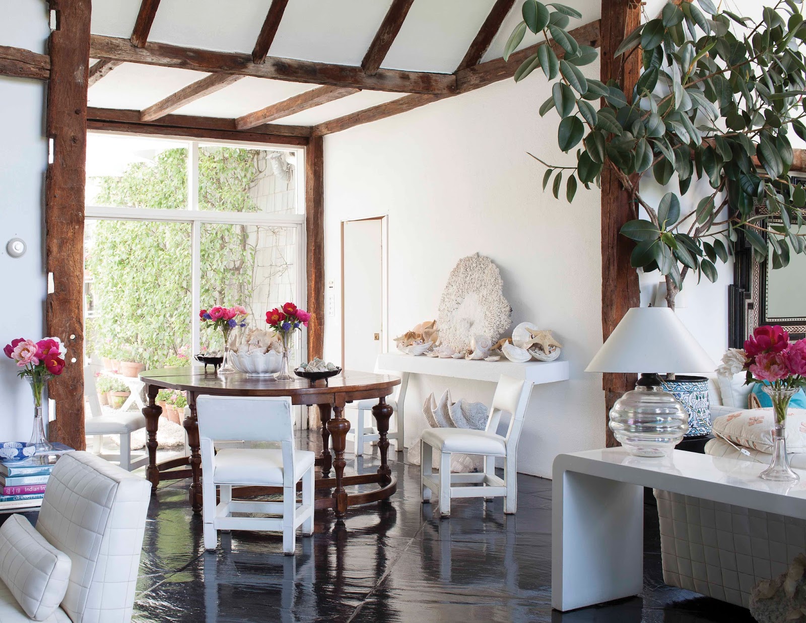 Splendid Sass: REVIEW: FABULOUS: THE DAZZLING INTERIORS OF TOM BRITT