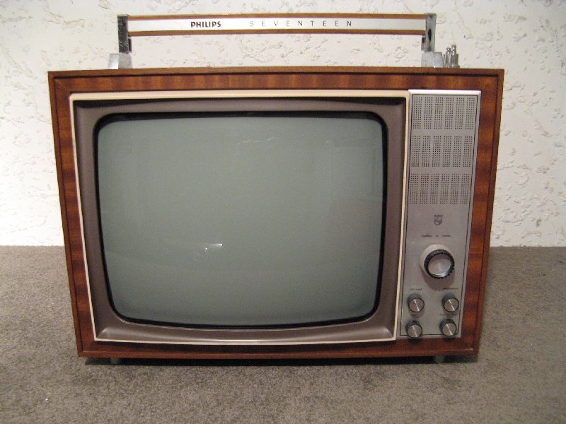 NZ Vintage Television: Philips Z17T519 17" Portable TV