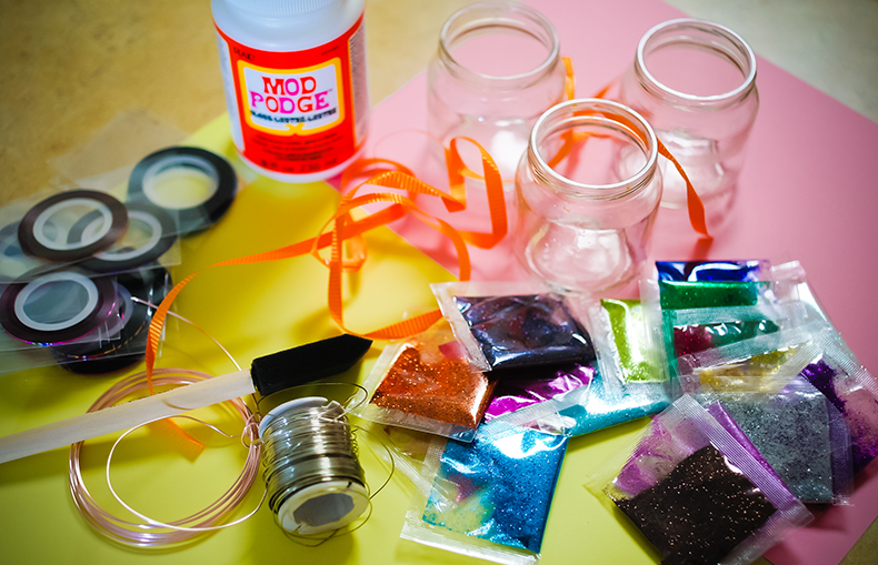 Evie's Lifestyle: DIY Tutorial: Adorable Mini Glitter Jars