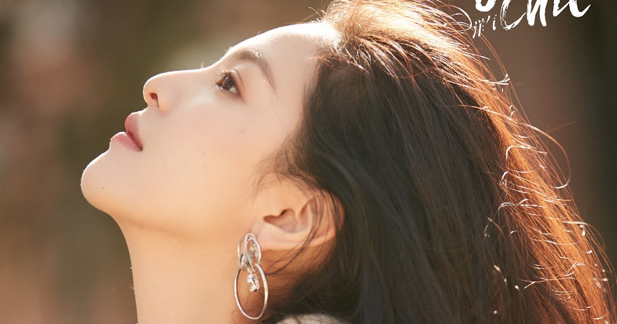 China Entertainment News: Actress Zhang Ruonan poses for photo shoot