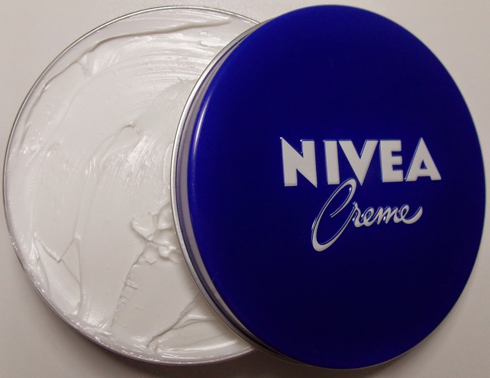 Fórmula Perfumada: Creme Nívea Lata Azul