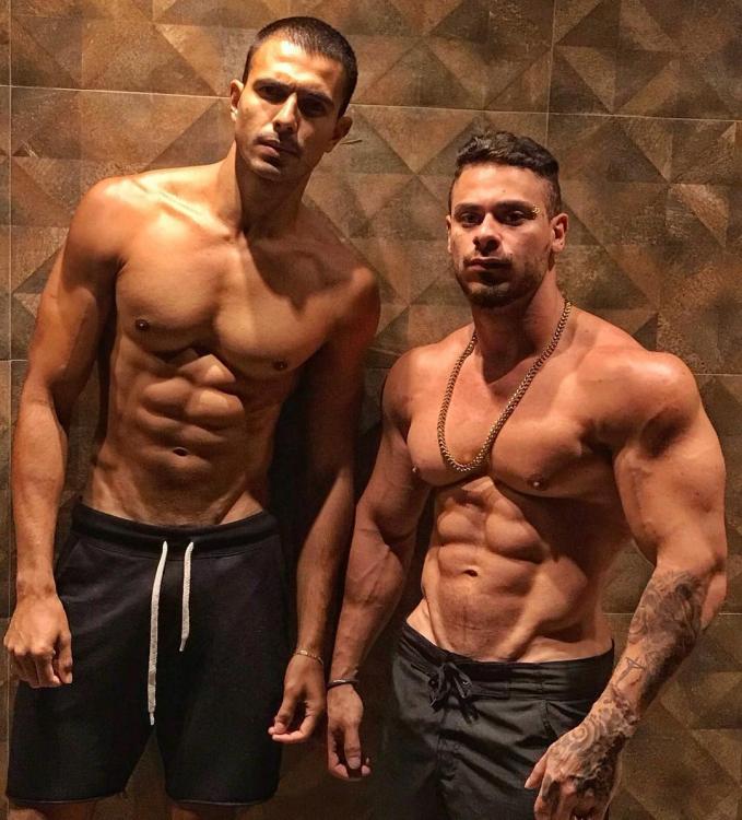 the beauty of male muscle: muscle friends