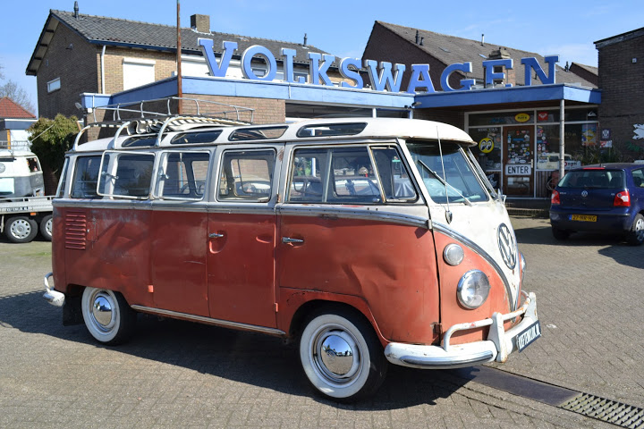 23 Window Deluxe Samba for Sale | vw bus wagon