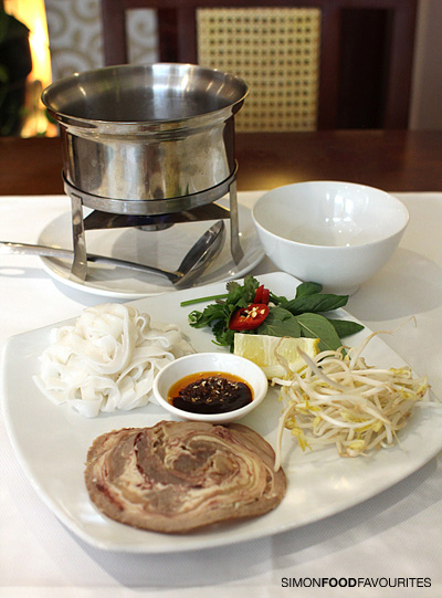 Simon Food Favourites: La Mint Restaurant: Vietnamese Pho Pot ...