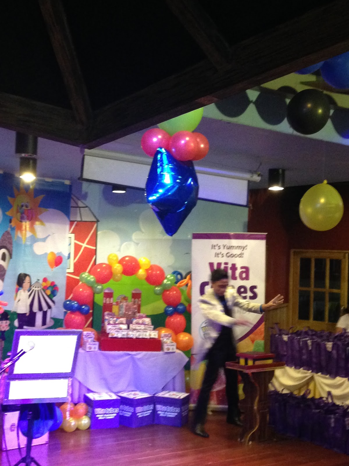 Mastermom Speaks: Rebisco's Vita Cubes Jelly Candy: Vitamins and Candy ...