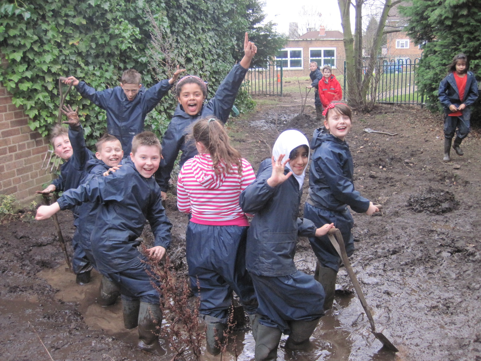 LYNDON GREEN JUNIOR FOREST SCHOOL: The Mud Pit