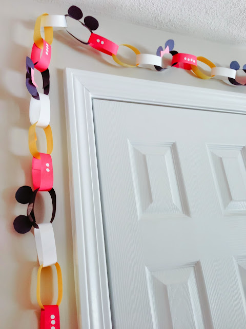 Take Time for Today: Mickey and Minnie Mouse Paper Chain