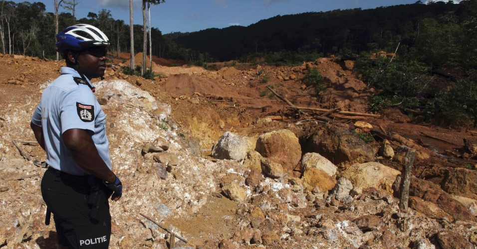 Goudwinning in Suriname: Geen overheidsbeleid om goudzoekers te laten ...