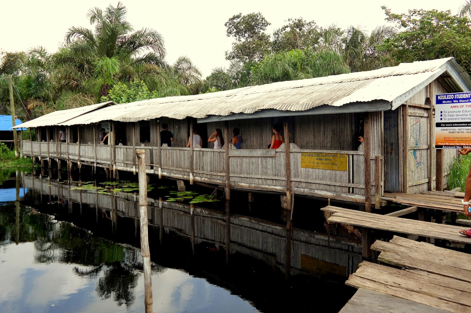 LILLY'S WORLD STORIES: Nzulezu - A village on the water