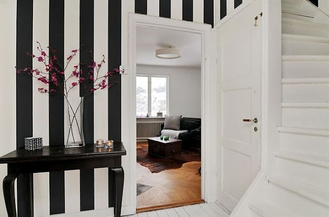 Tolis Inredning: Randig tapet