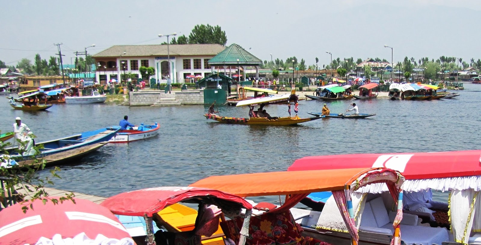Photo Talking : Dal Lake Is No Dull Lake – Srinagar Revisited