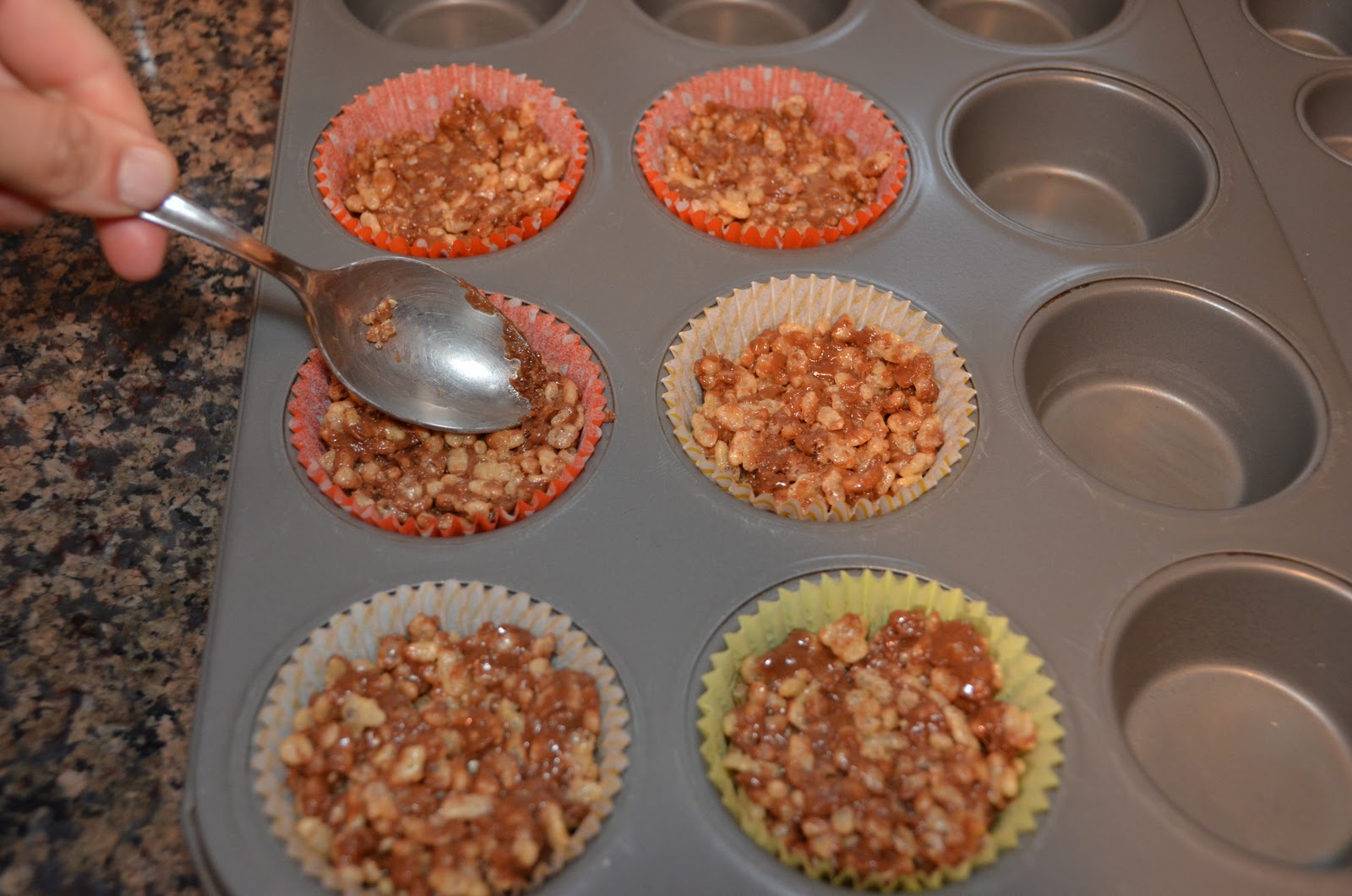 Playing with Flour: Chocolate candy "cakes"