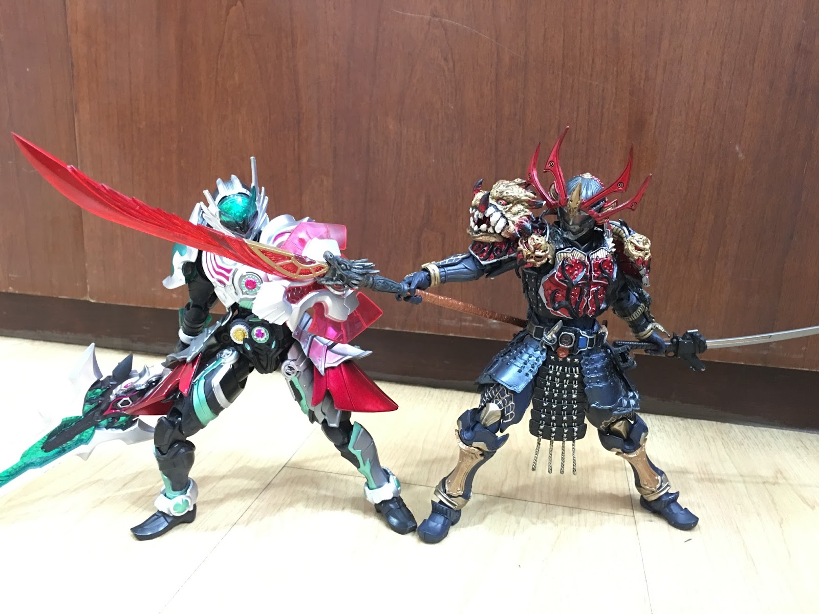 Kamen Rider World: Custom SIC Dark Gaim :D