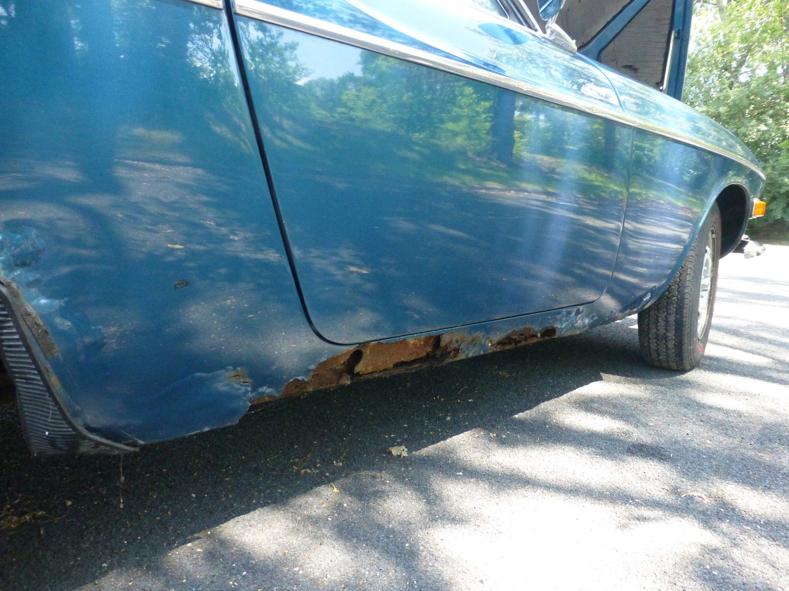 Rusty Volvo Faceoff: Flintstones Amazon vs Rockin 1800ES - DailyTurismo