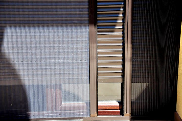 Plase Insecte România: Plase plisse usi - vă puteți proteja casa ta de ...