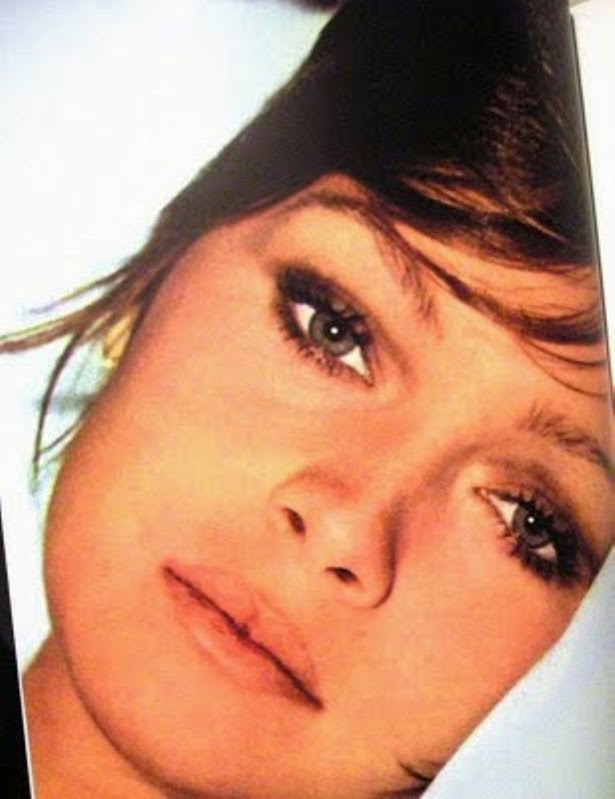 Años 60 a 80. Actrices y cantantes españolas: Marisol/Pepa Flores