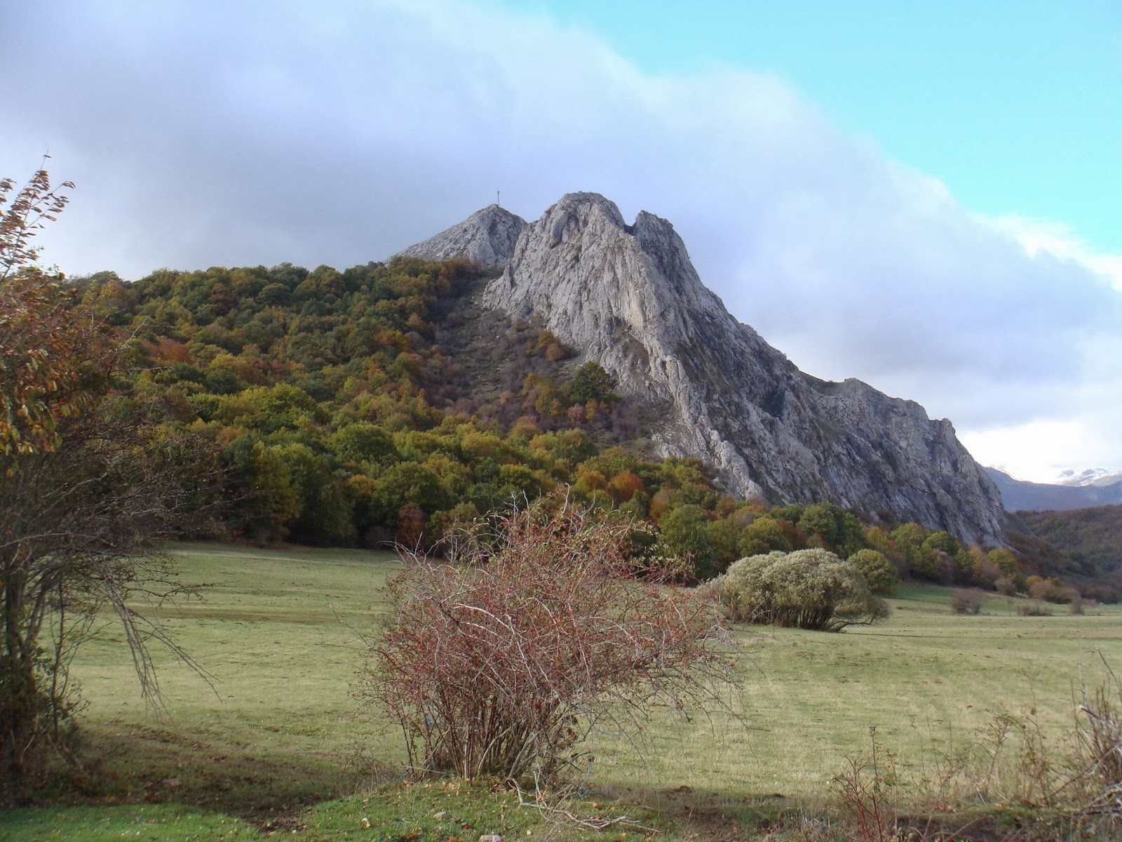 La Montaña palentina: un lugar cercano al paraiso: Subida a Peña ...