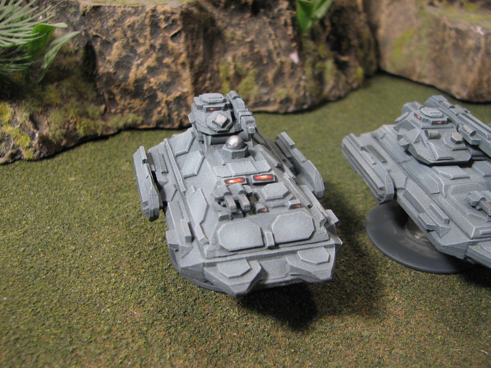 15mm Sci Fi Small Soldiers: GZG 15mm Kra'Vak Grav Tanks