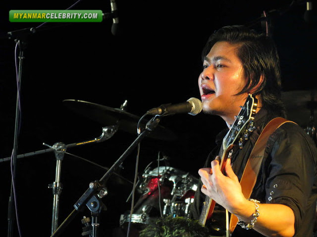 PHOTO: Zaw Win Htut's One Man Show in Yangon