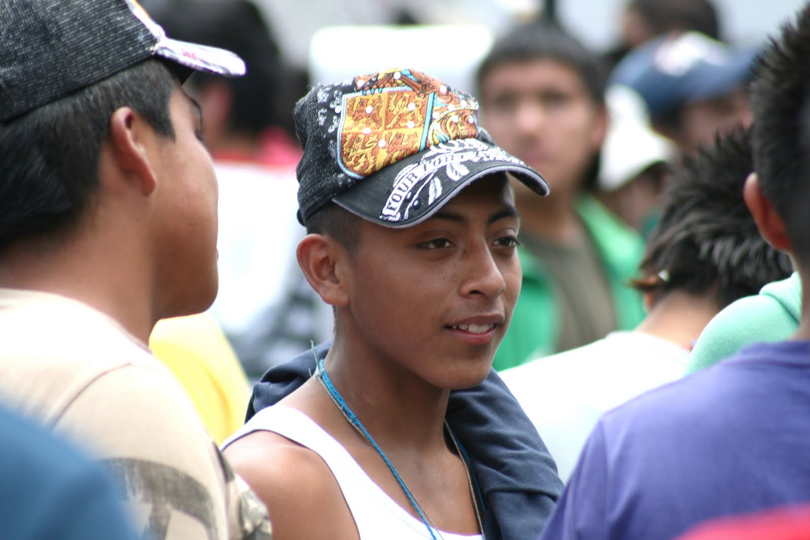 Imágenes masculinas en las calles de México.: Chacal en el barrio