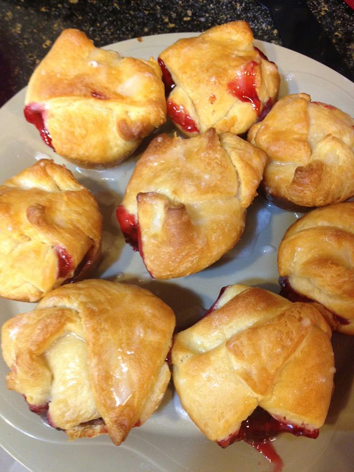I Luv Recipes!: Mini Cherry Pies - Delicious and Easy To Make!