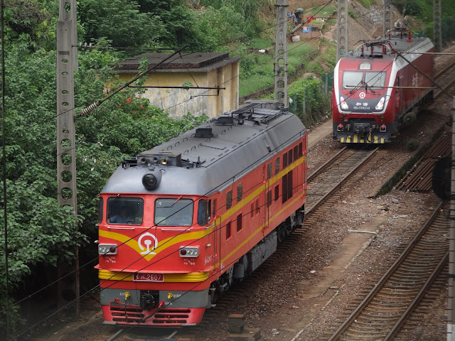 Blair's 鐵道攝影: 中國鐵路東風4B客運型柴油機車