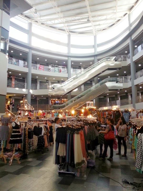 wandering... can't go home: B-Gallery Mall - Pratunam, Bangkok City