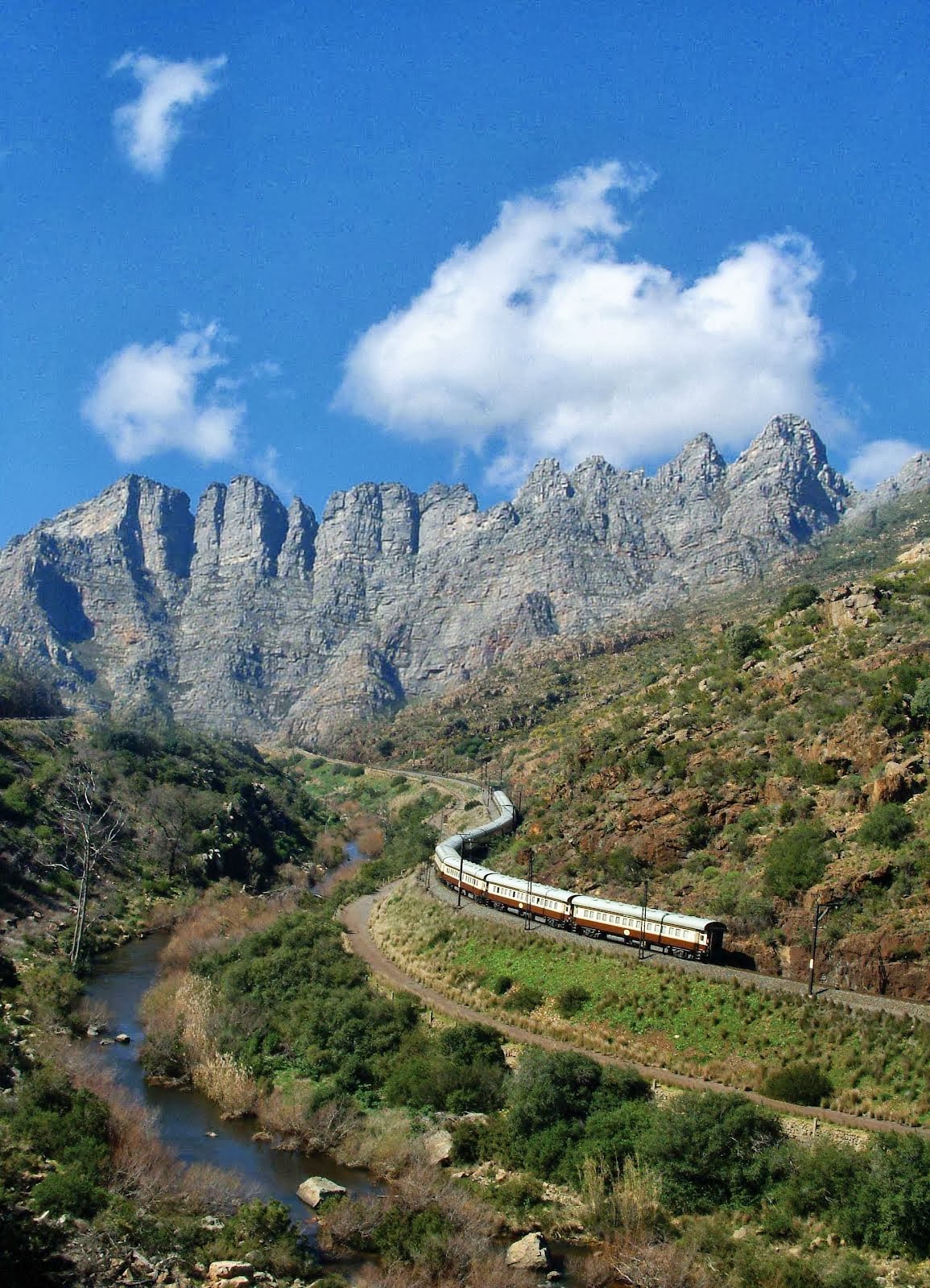 Traveloscopy Travelblog: Shongololo Express: South Africa's dream train