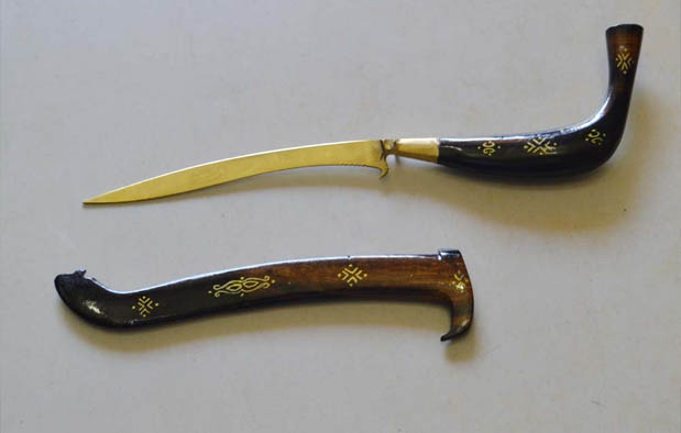 KERIS PUSAKA RAJA RAJA NUSANTARA: Rencong