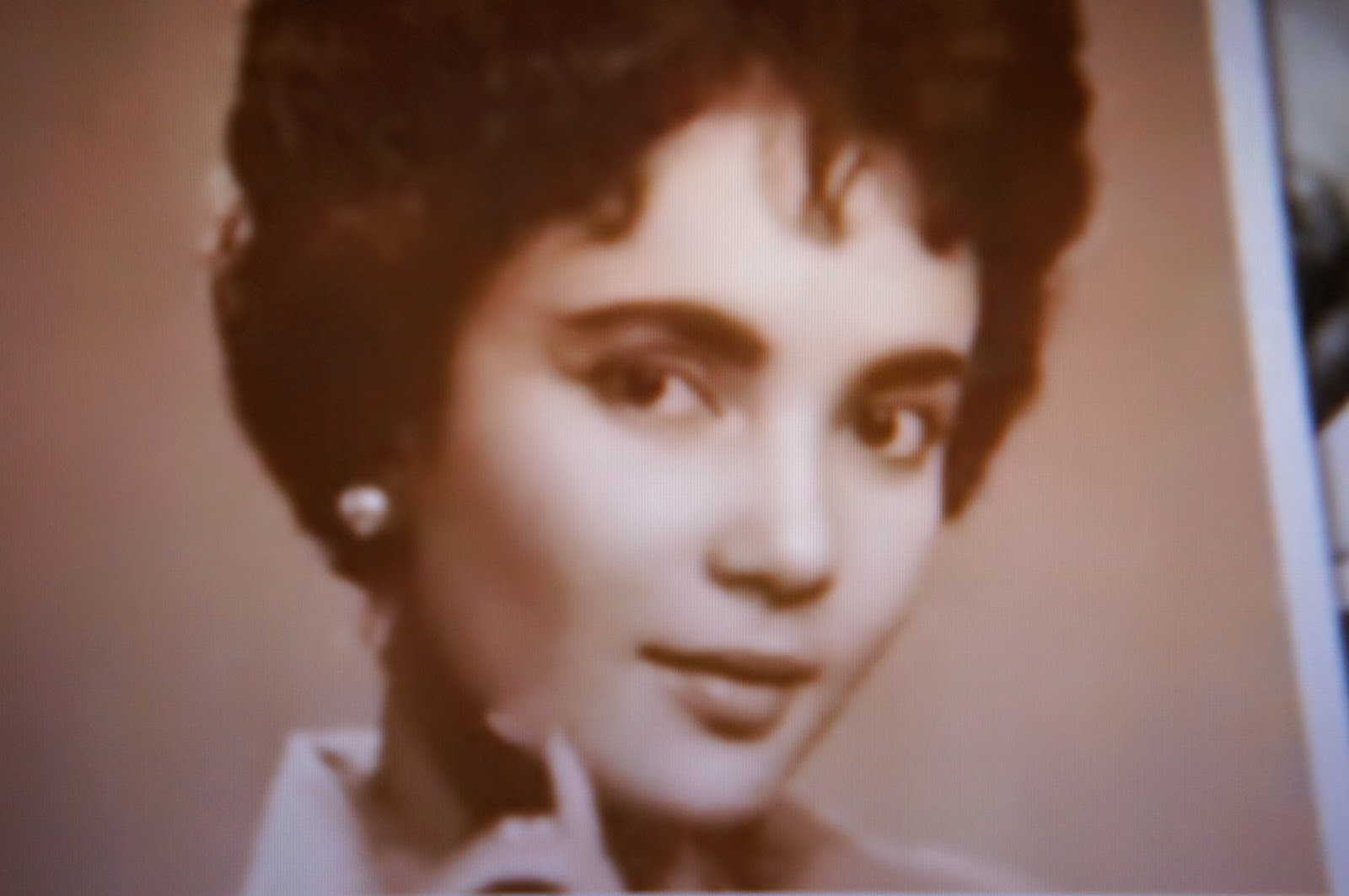 Miss AMALIA FUENTES: The Certified REAL- "CROWNED" "QUEEN OF PHILIPPINE ...