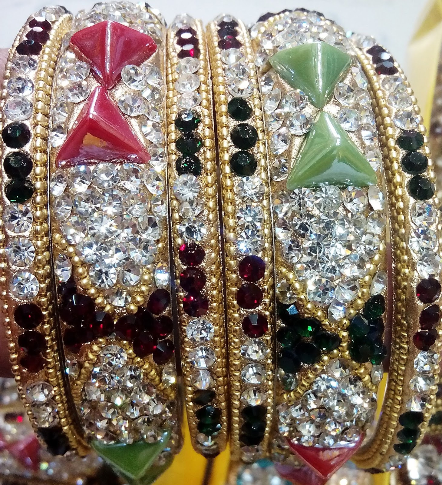 Jaipur Lac Bangles: Triangle Red Green Jaipur Lac Bracelet