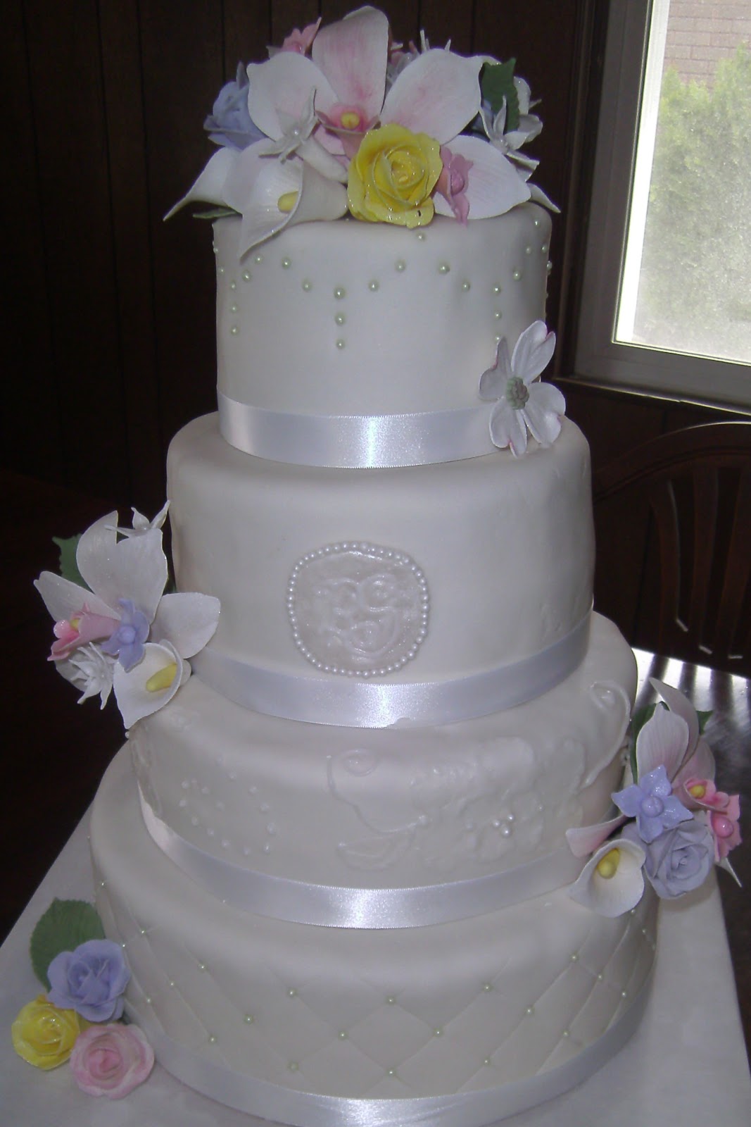 Fuzzy Cakes: Wedding cakes