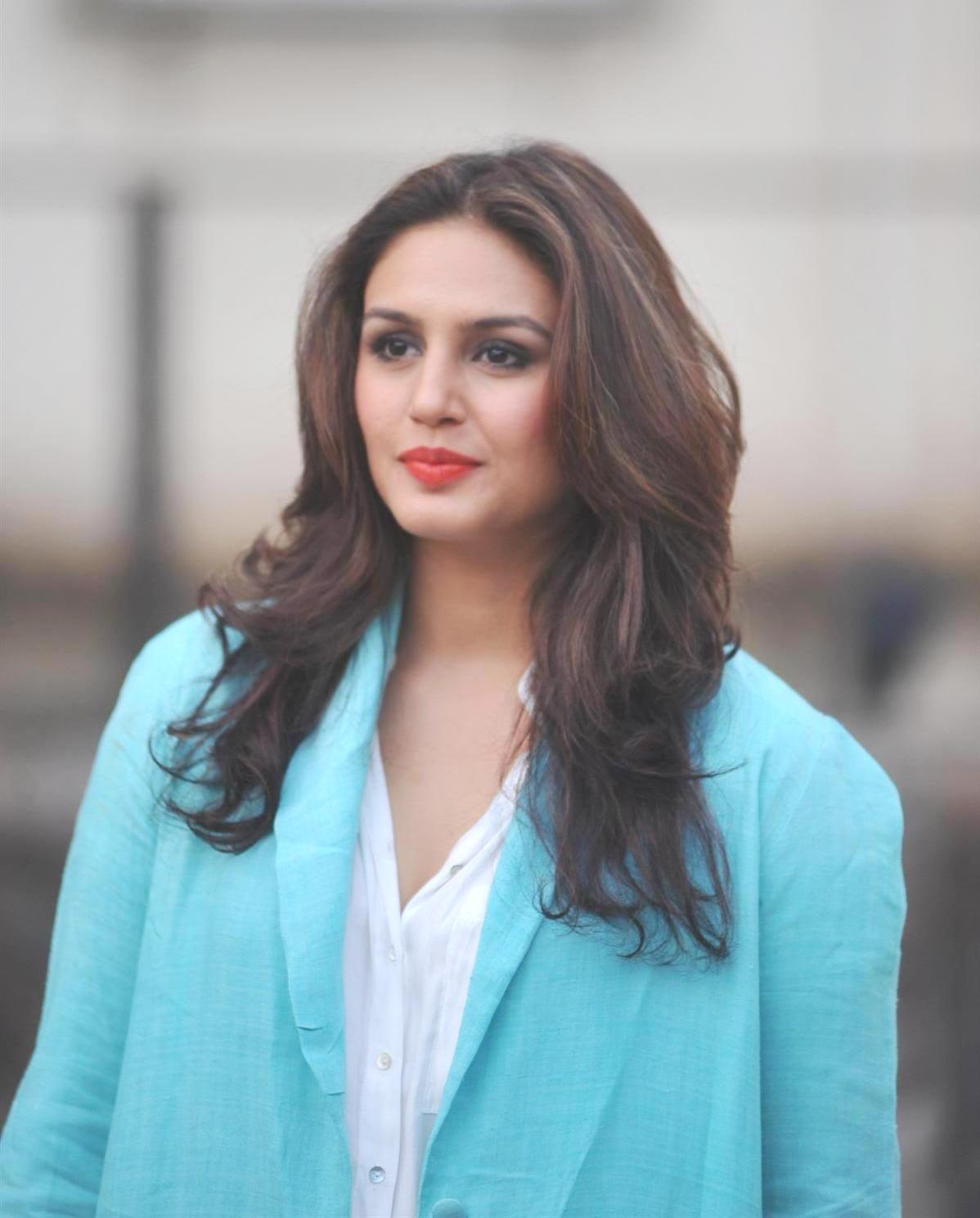 Huma Qureshi Looks Beautiful At Film 'Ek Thi Daayan' Promotions In ...