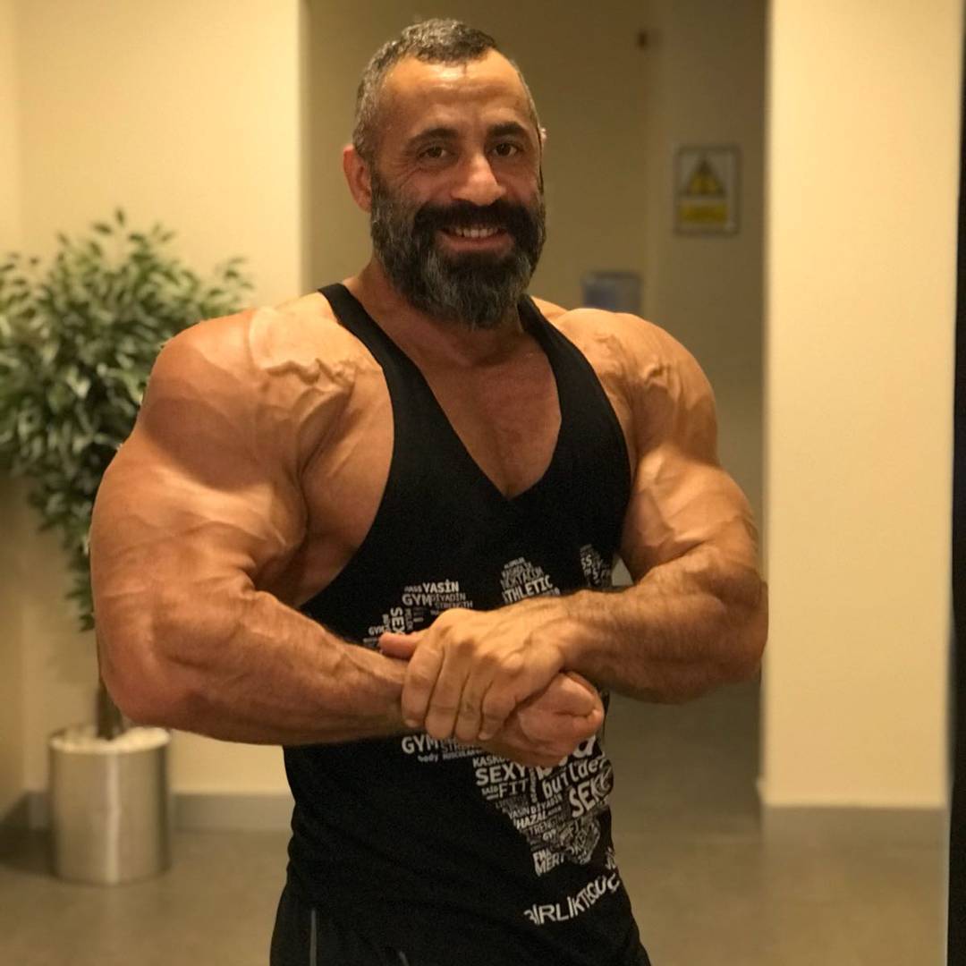 Muscle Lover: Turkish bodybuilder Murat Belen