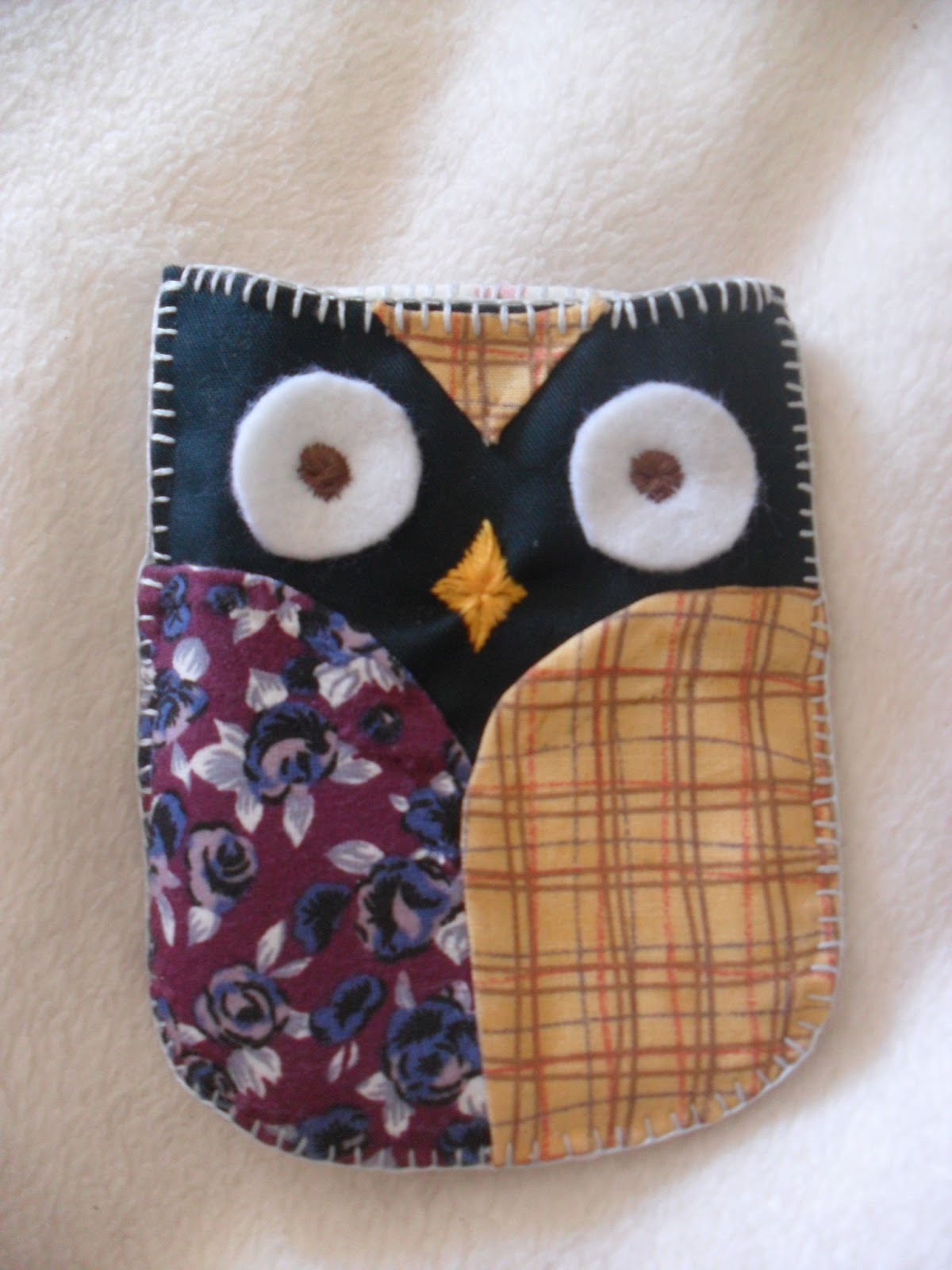 Cupcakes and Cushions: Owl Phone Case